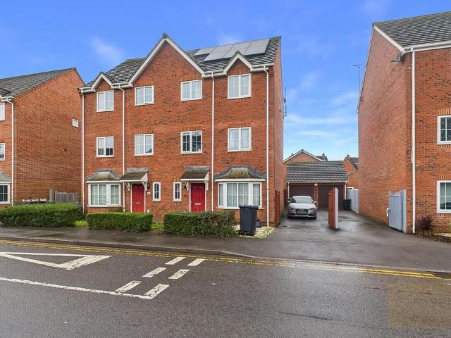 5 bedroom semi detached house for sale