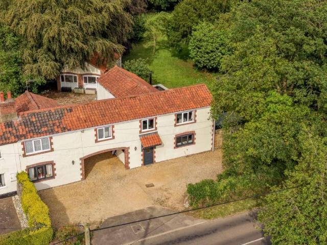 5 bedroom semi detached house for sale