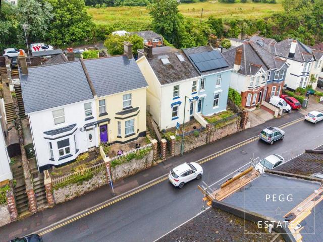5 bedroom semi detached house for sale