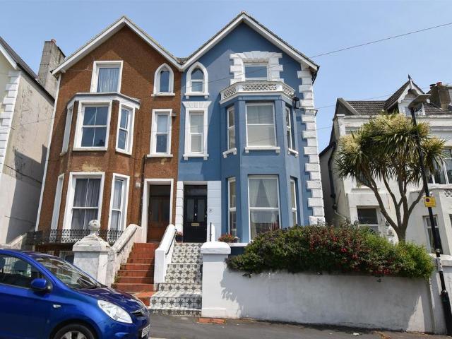 5 bedroom semi detached house for sale
