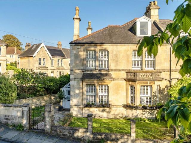 5 bedroom semi detached house for sale
