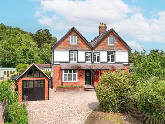 5 bedroom semi detached house for sale