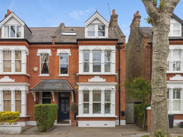 5 bedroom semi detached house for sale