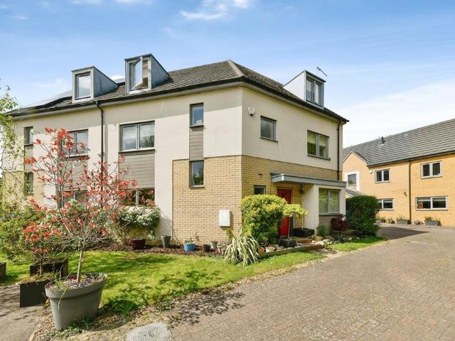5 bedroom semi detached house for sale