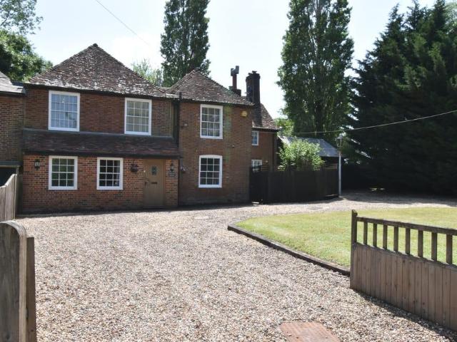 5 bedroom semi detached house for sale