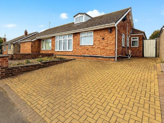 5 bedroom semi detached house for sale