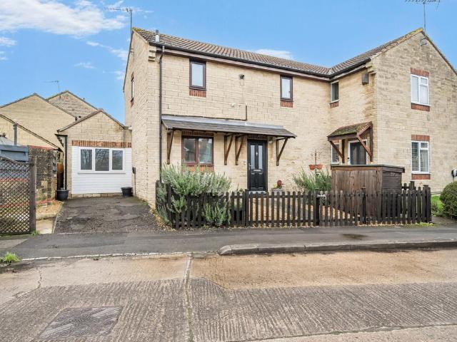 5 bedroom semi detached house for sale
