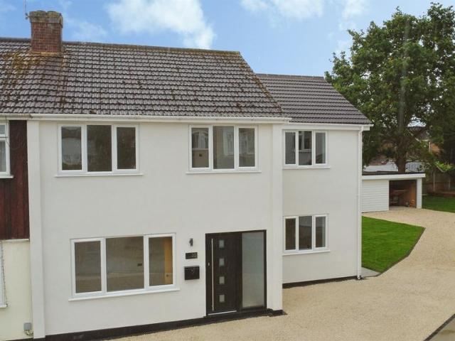 5 bedroom semi detached house for sale