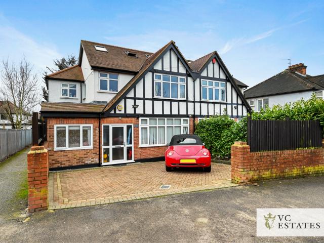 5 bedroom semi detached house for sale