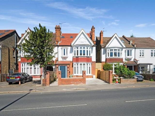 5 bedroom semi detached house for sale