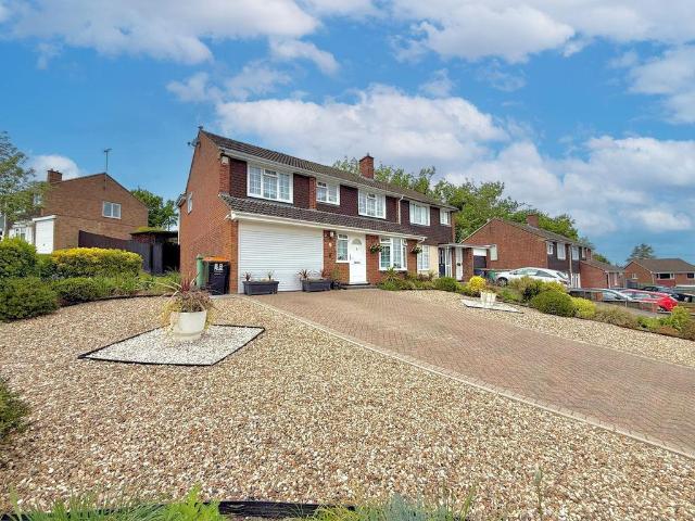 5 bedroom semi detached house for sale