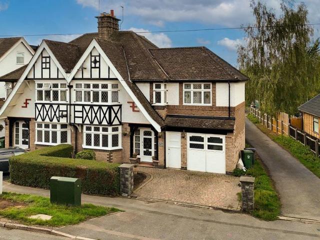 5 bedroom semi detached house for sale