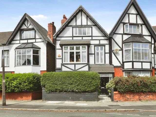 5 bedroom semi detached house for sale