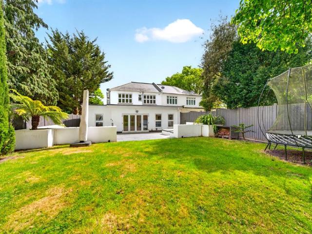 5 bedroom semi detached house for sale
