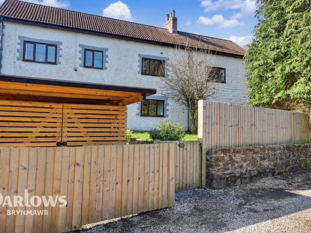 5 bedroom semi detached house for sale