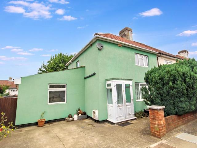 5 bedroom semi detached house for sale