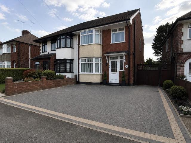 5 bedroom semi detached house for sale