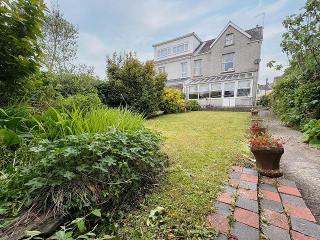 5 bedroom semi detached house for sale