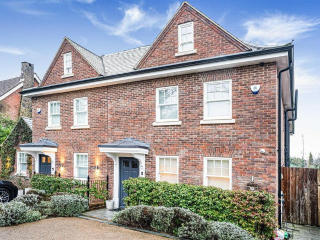5 bedroom semi detached house for sale