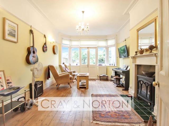 5 bedroom semi detached house for sale