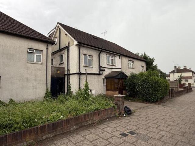 5 bedroom semi detached house for sale in 84 North Circular Road, Stonebridge Park, London, NW10