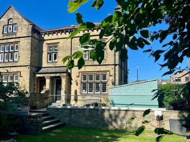 5 Bedroom Semi detached House For Sale In 3 Ashday Lane, Southowram