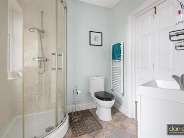 5 bedroom semi detached house for sale in The Green, Wembley, HA0