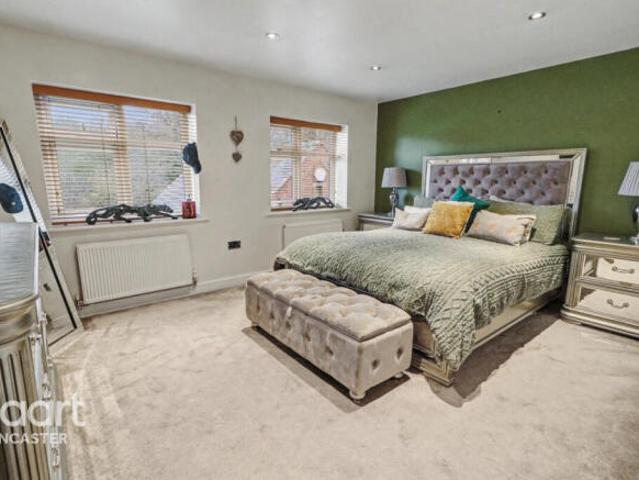 5 bedroom semi detached house for sale in Victoria Road, Bentley, Doncaster, DN5