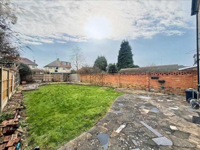 5 bedroom semi detached house for sale in Westcliff on Sea, * SOUTH FACING GARDEN *, SS0