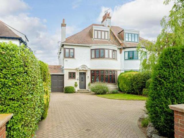 5 Bedroom Semi detached House For Sale In Westcliff on sea