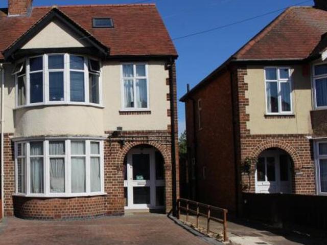 5 bedroom semi detached house for sale in White Road, Oxford, OX4