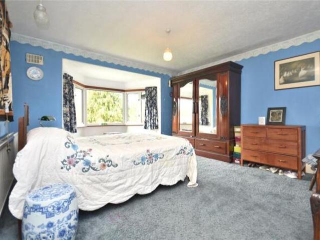 5 bedroom semi detached house for sale in Whinmoor Gardens, Leeds, West Yorkshire, LS14