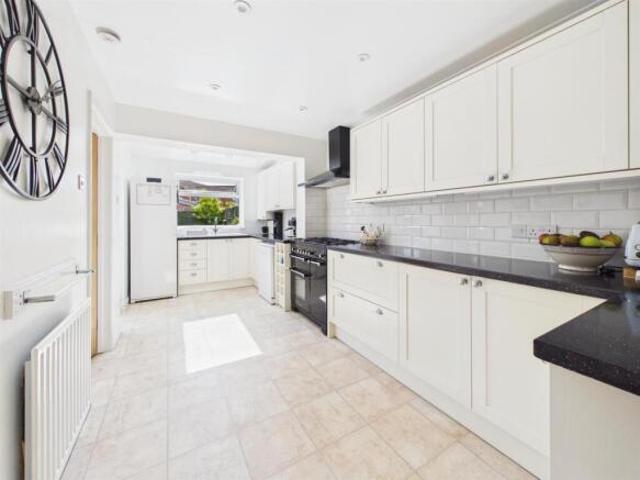 5 bedroom semi detached house for sale in Willersey Road, Cheltenham, GL51