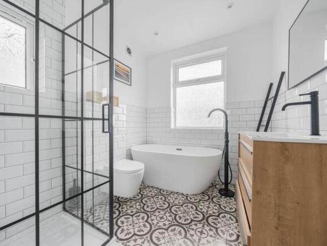 5 bedroom semi detached house for sale in Wood Lane, Isleworth, TW7