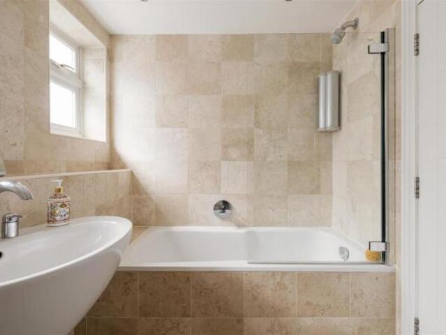 5 bedroom semi detached house for sale in Woodford Road, South Woodford, E18
