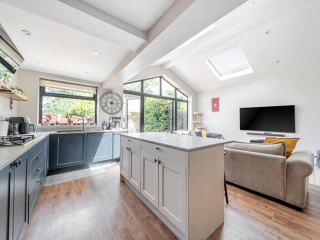 5 bedroom semi detached house for sale in Woodhall Park Drive, Stanningley, Pudsey, West Yorkshire, LS28