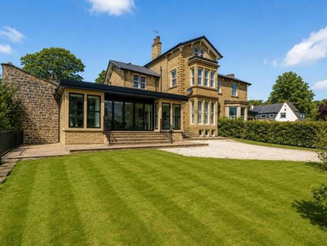 5 bedroom semi detached house for sale in Woodlands Drive, Apperley Bridge, Bradford, BD10