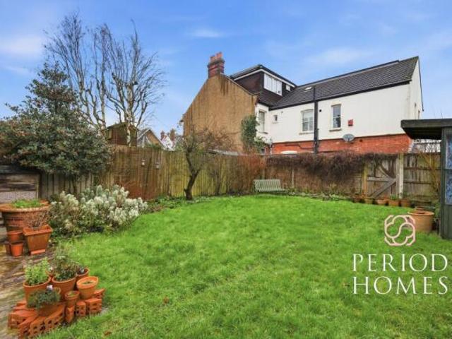 5 bedroom semi detached house for sale in Woodman Road, Warley, CM14
