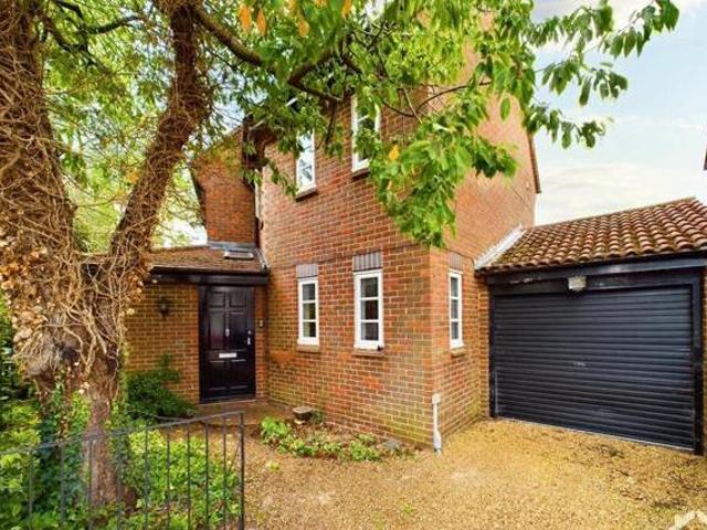 5 Bedroom Semi detached House For Sale In Woolstone