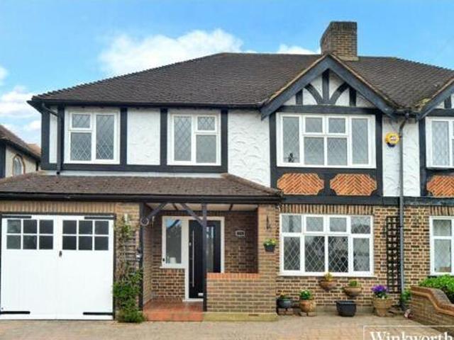 5 Bedroom Semi detached House For Sale In Worcester Park, Surrey