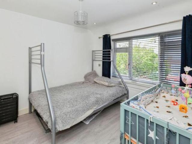 5 bedroom semi detached house for sale in Wyndham Crescent, Slough, SL1