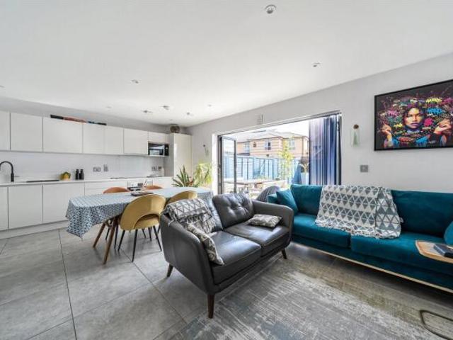 5 bedroom semi detached house for sale in Albertine Grove, West Wickham, BR4