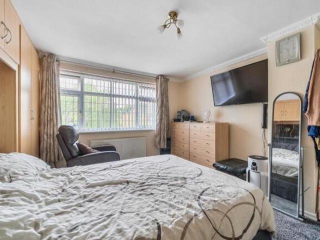 5 bedroom semi detached house for sale in Ashchurch Drive, Wollaton, Nottinghamshire, NG8