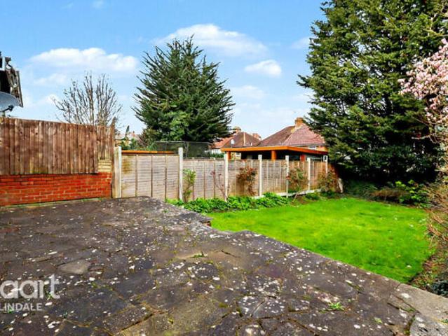 5 bedroom semi detached house for sale in Aprey Gardens, NW4