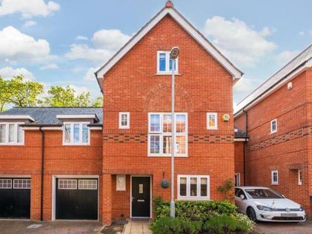 5 Bedroom Semi detached House For Sale In Berkshire