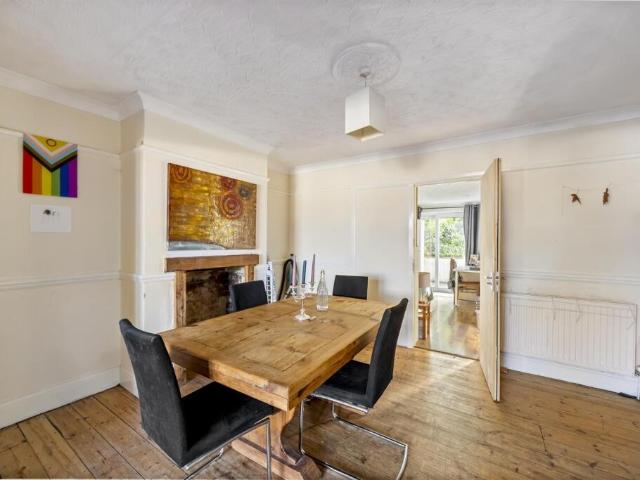 5 bedroom semi detached house for sale in Bevendean Crescent, Bevendean, Brighton, BN2