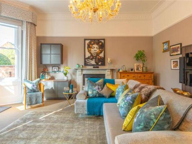 5 bedroom semi detached house for sale in Binswood Avenue, Leamington Spa, Warwickshire, CV32