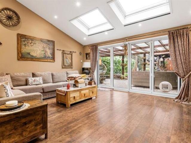 5 bedroom semi detached house for sale in Birdwood Road, Cambridge, CB1