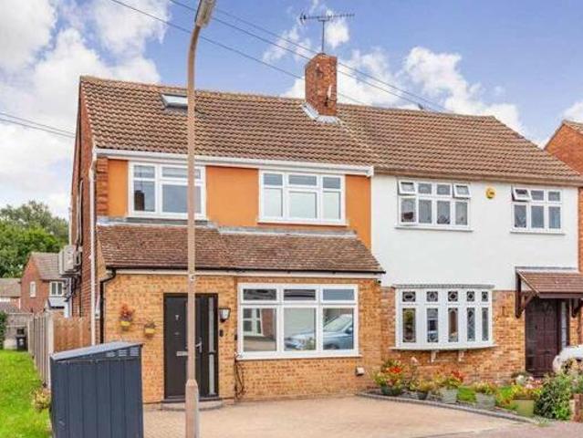 5 Bedroom Semi detached House For Sale In Brentwood