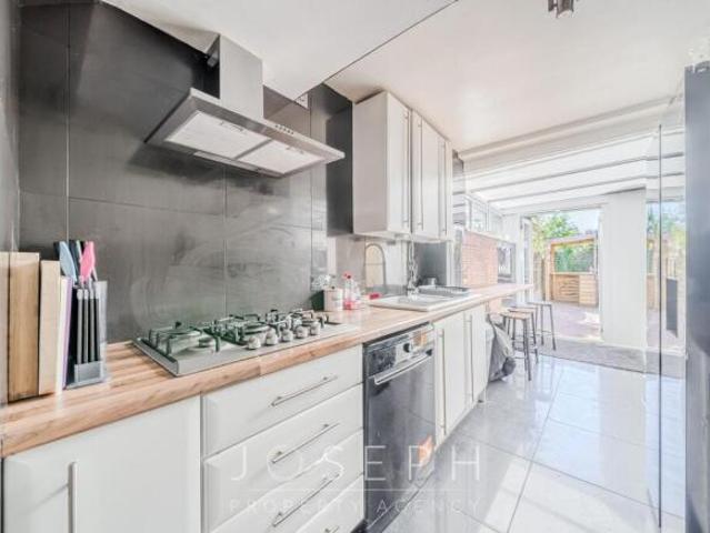 5 bedroom semi detached house for sale in Bridgwater Road, Ipswich, IP2